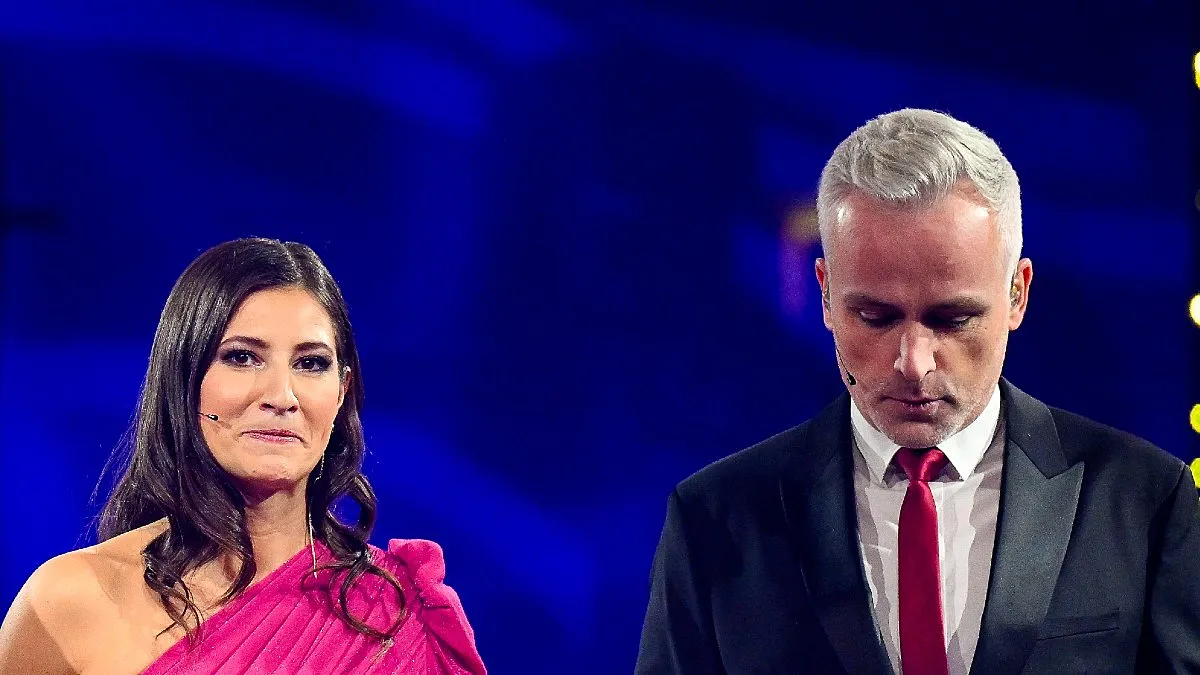 Real Life vs. Reel Life: How Entertainment Blurs Reality - memesita.com ...